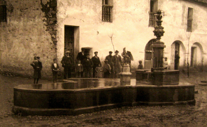 Pilón de la plaza